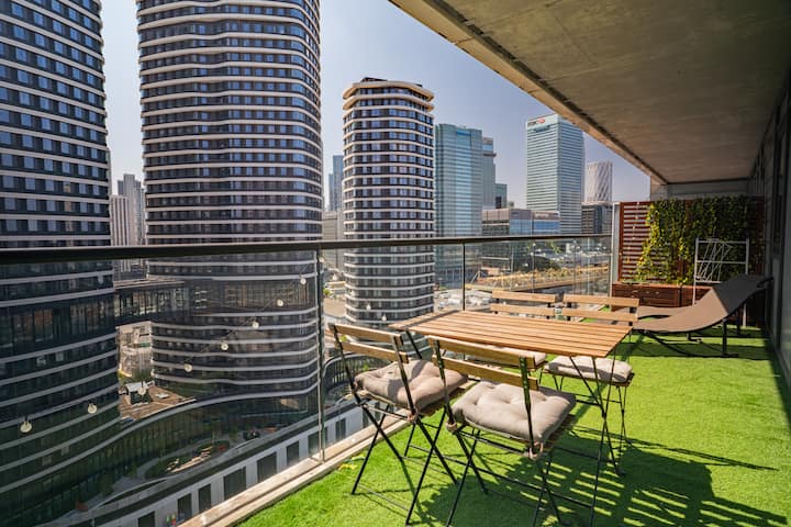 Canary Wharf Skyline Stay | 2br W/ Massive Balcony - Dulwich - London