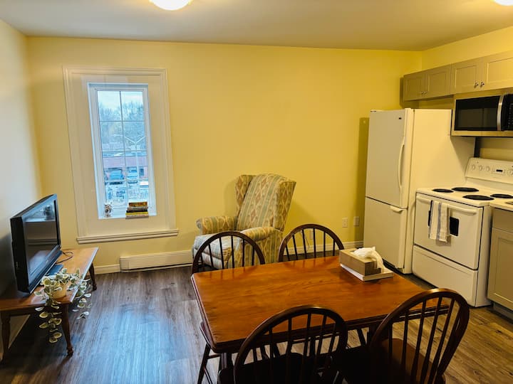 Cozy Apartment In Downtown Alliston - Alliston