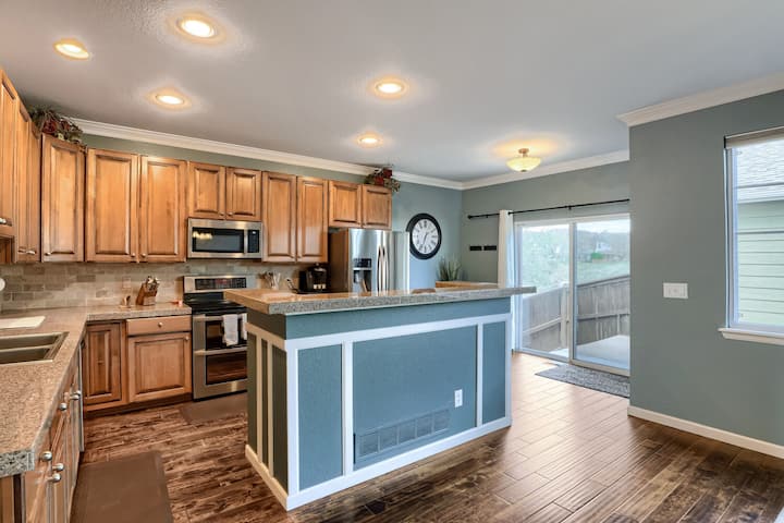 Spacious 4 Bed3.5 Bath Saddle Rock Retreat! - Aurora, CO