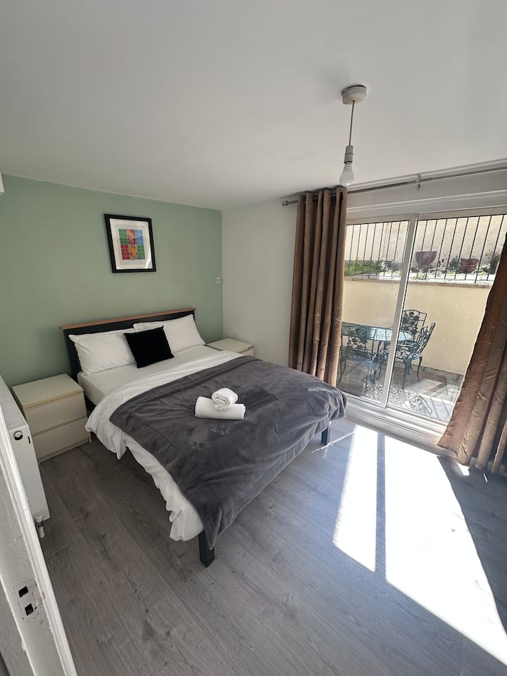 Nice And Serene Garden Flat In Superb Location - London, UK