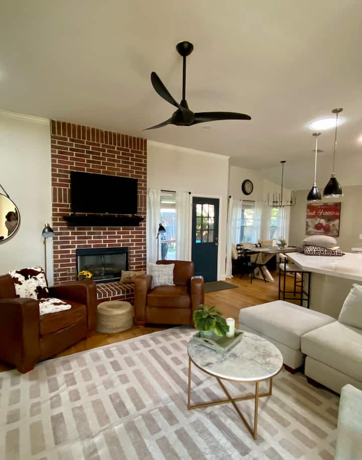 Convenient Comfort With Private Yard - Keller - Roanoke, TX