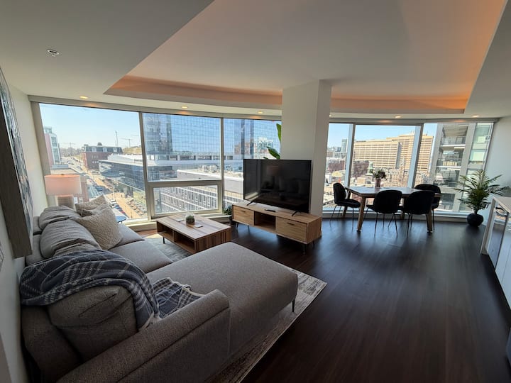 2 Br/2 Bath Luxury Condo With Amazing City Views! - Halifax