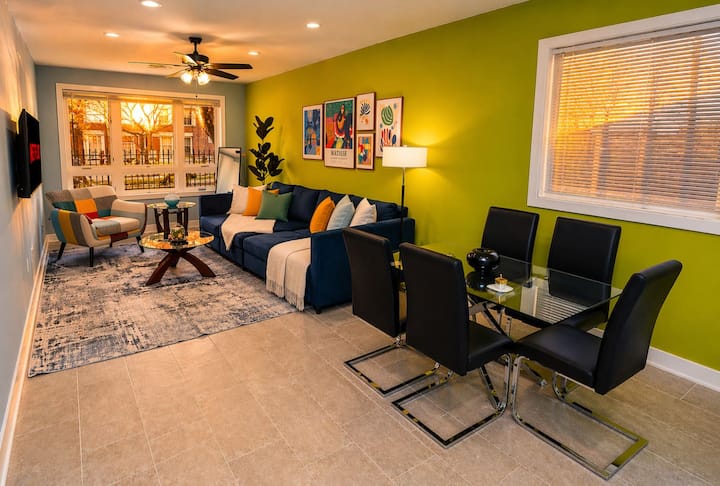 Spacious 3br Near United Center & Medical District - Chicago, IL