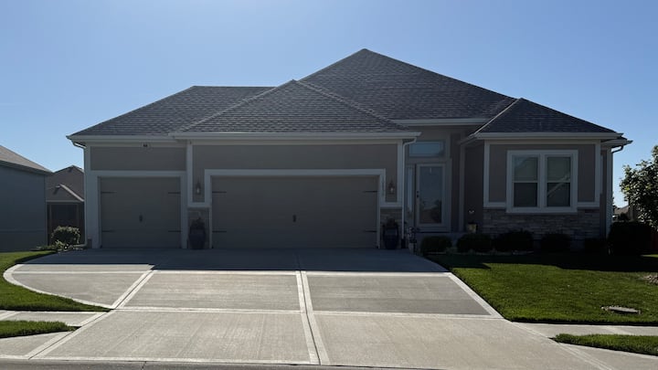 Luxury Kc Retreat - Pool - 15 Min To Airport - Liberty, MO