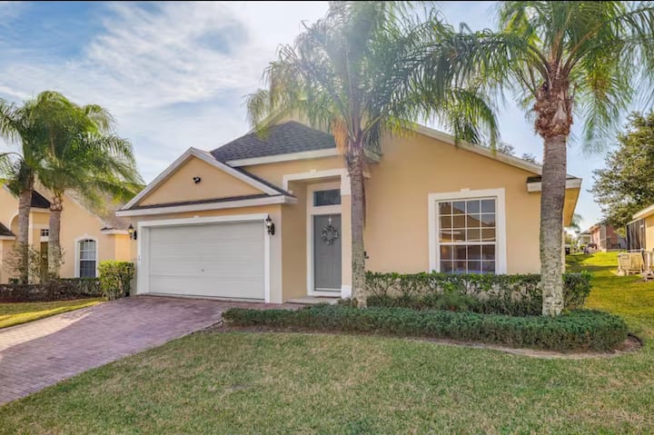 The Citrus House | Family Pool Retreat Near Disney - Davenport, FL