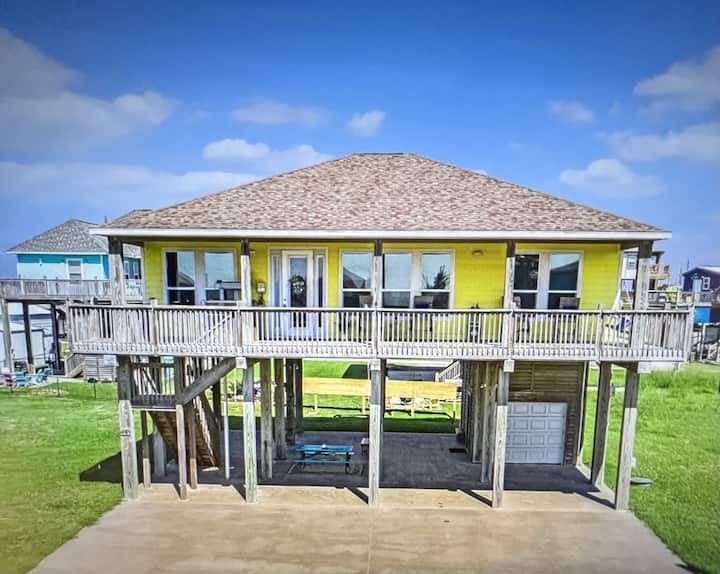 Mellow Yellow In Crystal Beach, Texas - Crystal Beach, TX