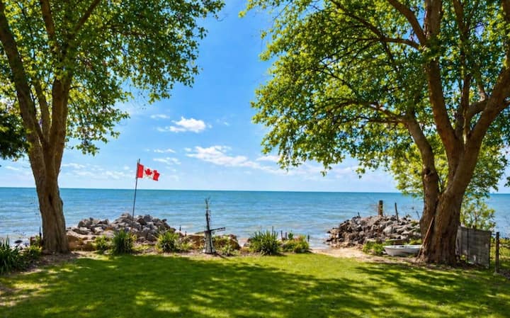 Lakefront Cottage - Kingsville