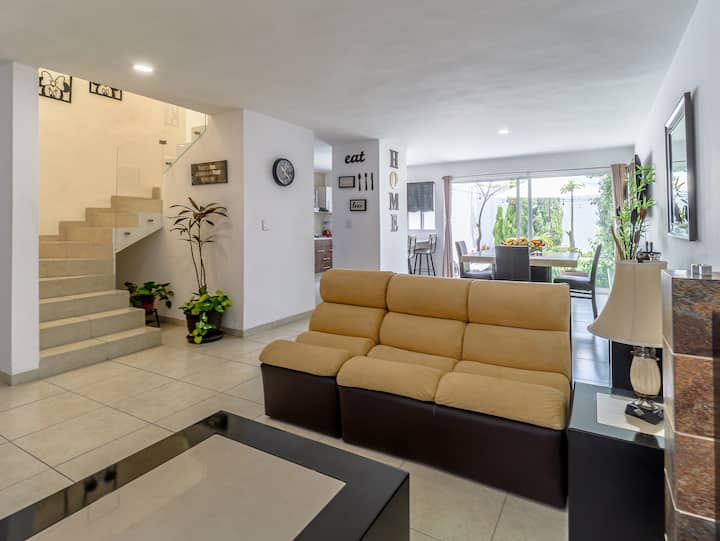 Casa Diamante | Privada Segura + Jardín + Wifi - Celaya
