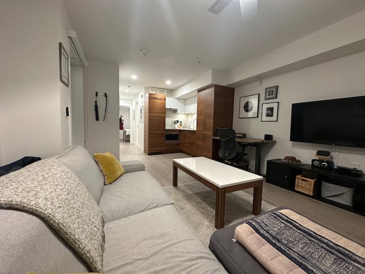 Modern Private Suite Minutes To Forests & Downtown - Vancouver