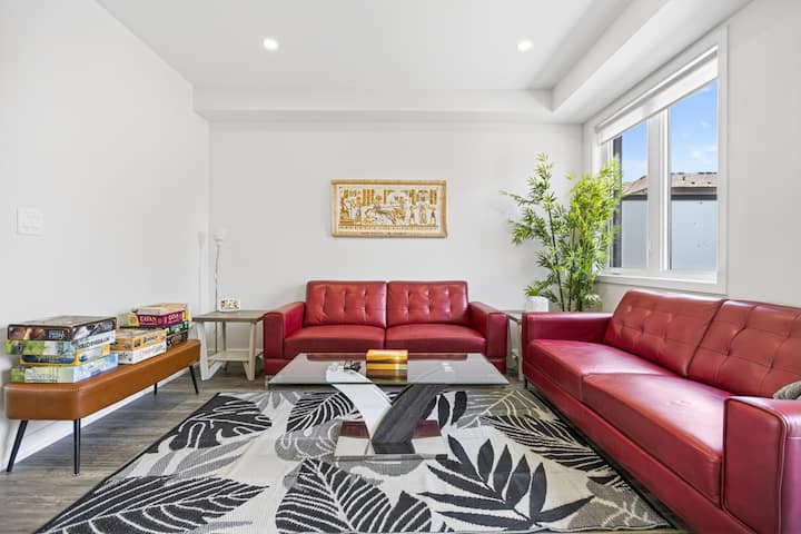 Stylish Family Stay W/ Balcony In Richmond Hill - Markham