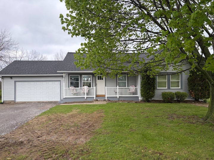 The Birch Bungalow On Long Point - Livonia, NY