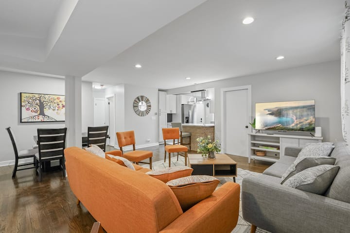 Brew: 4br - 3 Bt Spacious Modern Home - Countryside, IL