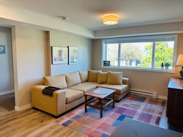 Central East Van Main Floor Suite With A View - Vancouver, WA