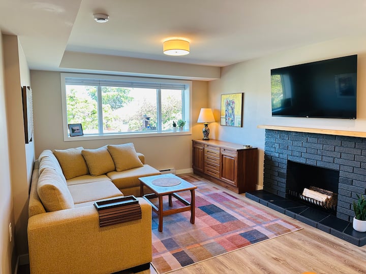 Central East Van Main Floor Suite With A View - Vancouver