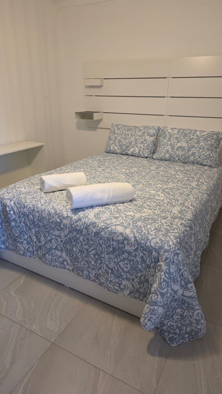 Sunset Strolls & Seafood: Relaxing Mandurah Stay - Mandurah
