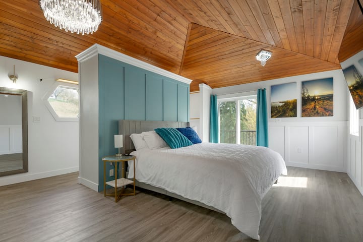 Spacious Modern Home-perfect For Large Groups - Vernon