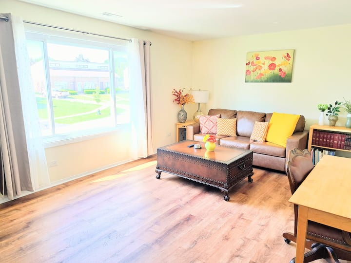 Quiet 2br Condo Ideal For 32+ Night Stays - 샴버그