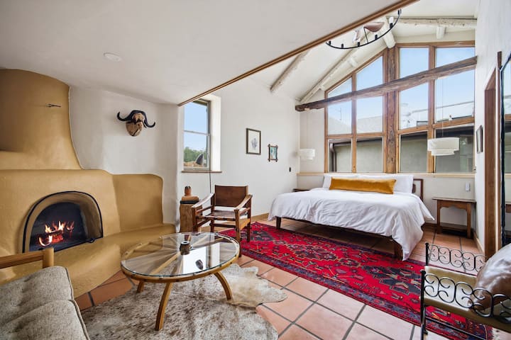 Stay At Hey House! - King Suite #4 - Buena Vista, CO