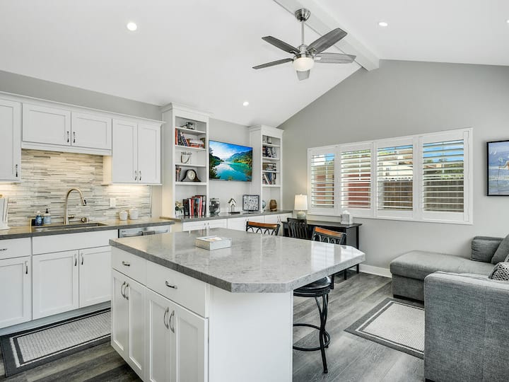 Quaint Coronado Cottage! - Coronado, CA