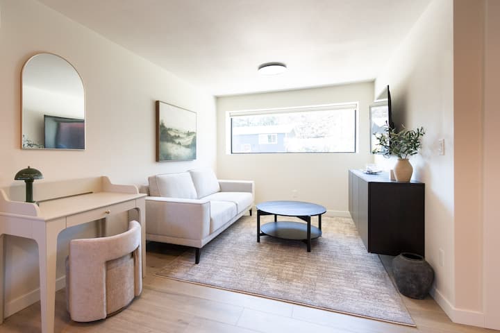 Cozy Private Guest Suite Near Everything - Happy Valley, OR
