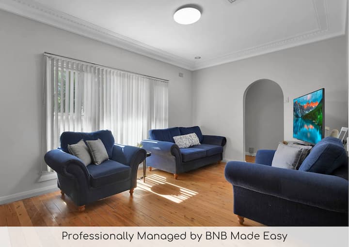 Crossroads Cottage | Close To Zoo, Charming & Cosy - Dubbo
