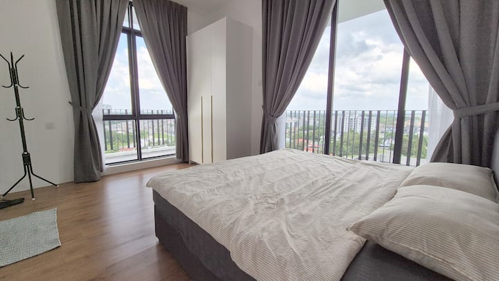 Tropics City: King Bed, 1b1b, Wi-fi - Sarawak
