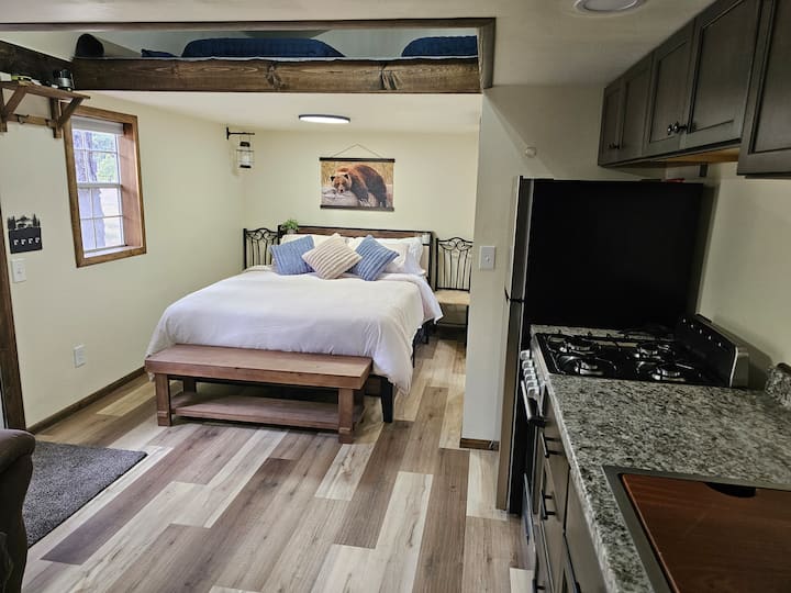Cozy Alpine Mini Cabins (Bear Cabin) - Alpine, AZ