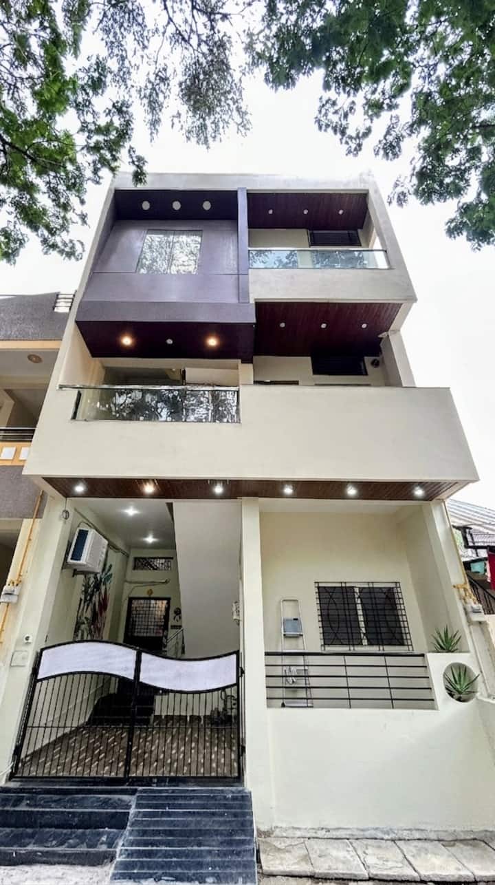 Jinaagam Homestay Near Mahakal - Ujjain