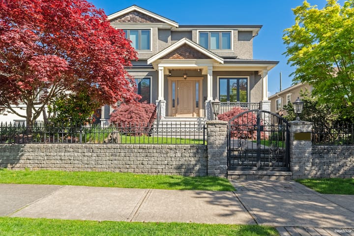 Designer Luxury Villa | Steps To Oakridge &Transit - Vancouver
