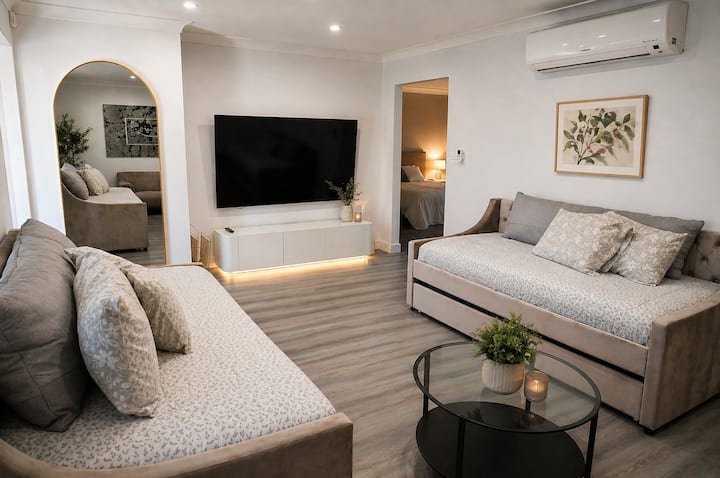 Cozy And Clean Home In Great Location - Liverpool