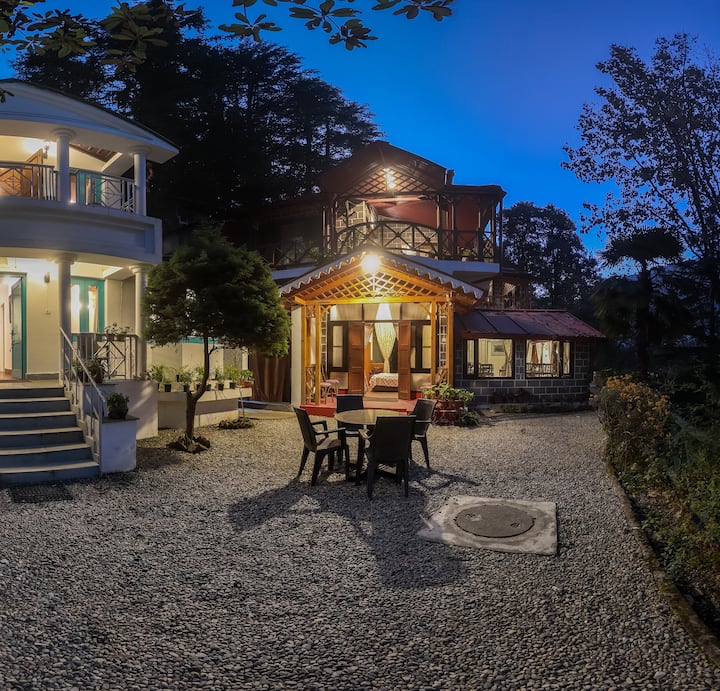 Resort Room W/ Scenic Sit-out & Free Parking - Nainital