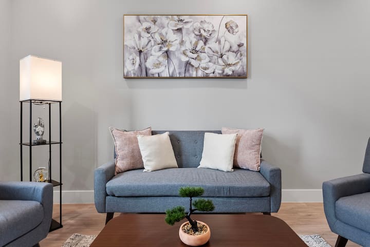 Cozy 2br Townhome| Near Stockyards, Tcu & Downtown - SeaQuest Fort Worth, Fort Worth
