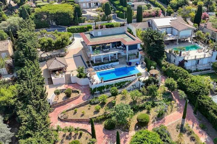Location Villa Sanarysurmer Piscine Et Jardin - Sanary-sur-Mer