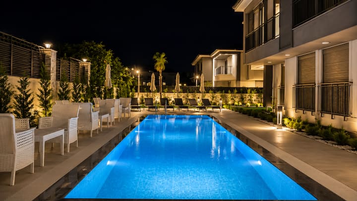 Modern Ve Konforlu Havuzlu Premium Daire - Side