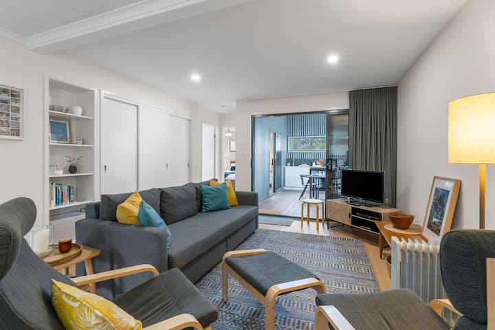 Coastal Retreat - Modern Beach House At Murramaran - Bawley Point