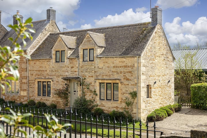 Wonderfully Presented Dog Friendly - Sun Cottage - Kingham