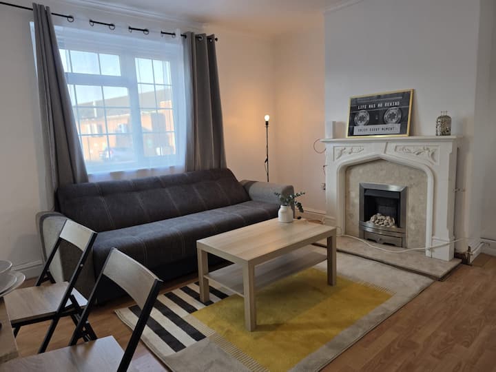 Spacious 3br Home |Parkingx3 | Fast Wifi | Swindon - Swindon