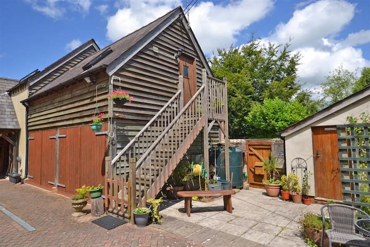 The Lodge - Elsdon Cottages - Axminster