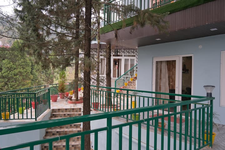 Celestial Greens W/balcony +Valley View+ Breakfast - Mussoorie