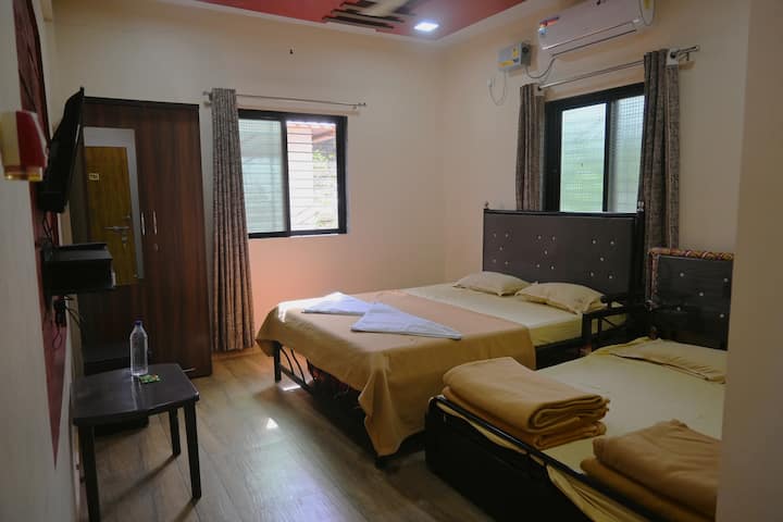 Deluxe Rooms With A.c. / Non A.c. Options - Diveagar
