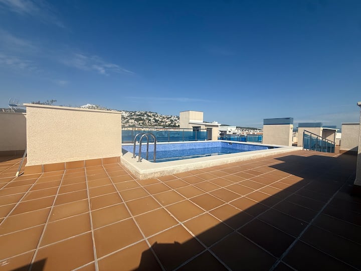 Céntrico, Piscina Y Parking. Espacioso Con Terraza - Peñíscola