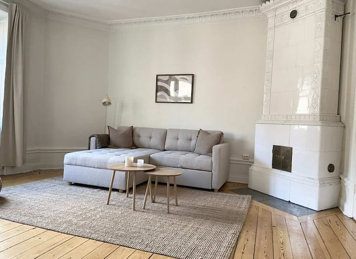 Bright 2 Bdr Top-floor Apartment In City Centrer - Stockholm