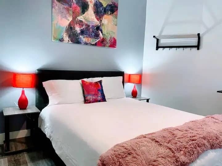 Modern Designer Suite With Chef's Kitchenette - The Bronx, NY