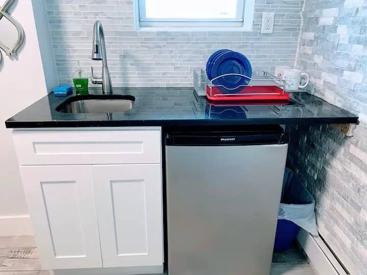 Modern Designer Suite With Chef's Kitchenette - The Bronx, NY