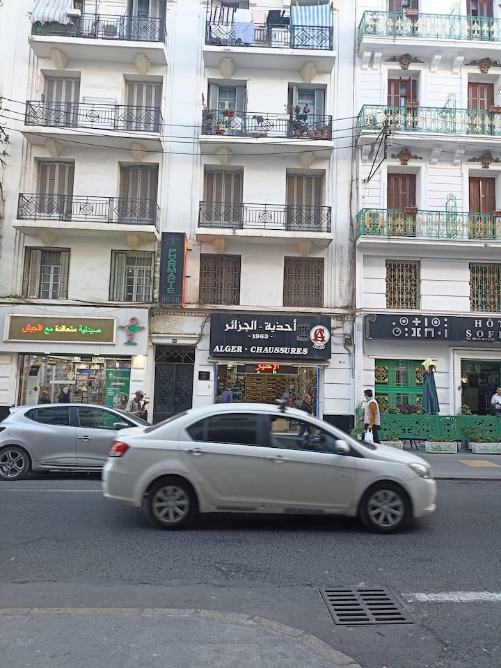 Appartement-f4-en-plein-centre-ville-à-alger - Algiers