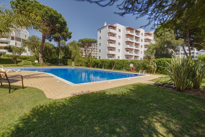 Stylish Modern Studio In Prime Location - Quarteira