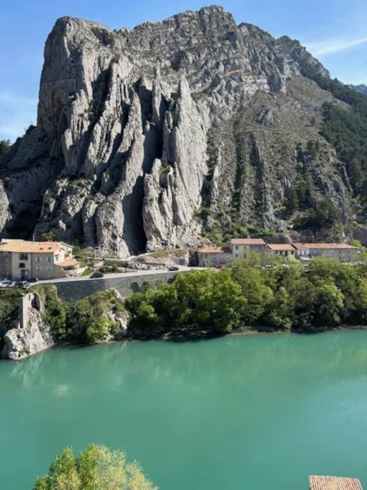 Studio Confort 5, Centre Ancien, Vue Imprenable. - Sisteron