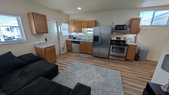 Enjoyable One Bedroom Centrally Located - Cheyenne Frontier Days