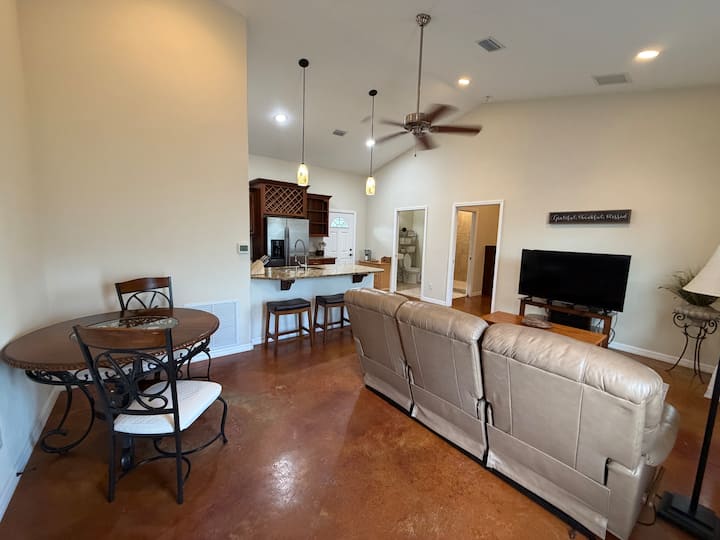 Wheelchair Accessible Guest House In Clermont - Clermont, FL