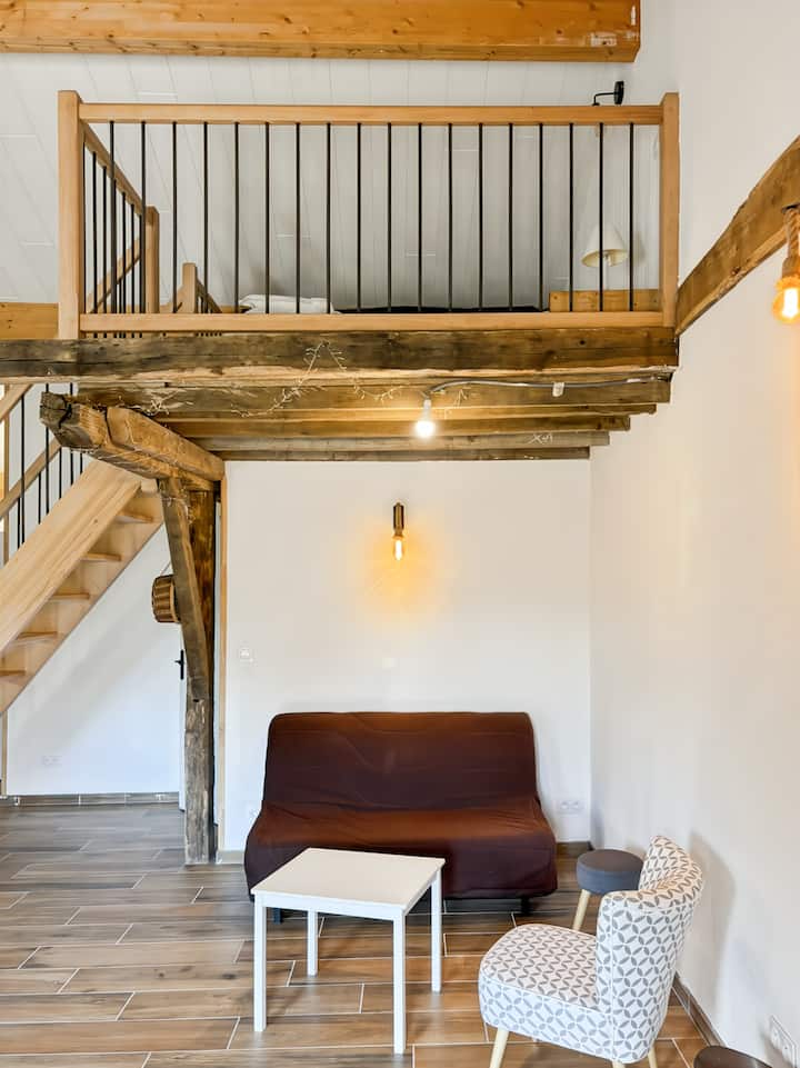 Gîte En Pierre Rénové – Cantal - 2-4 Pers - Cantal